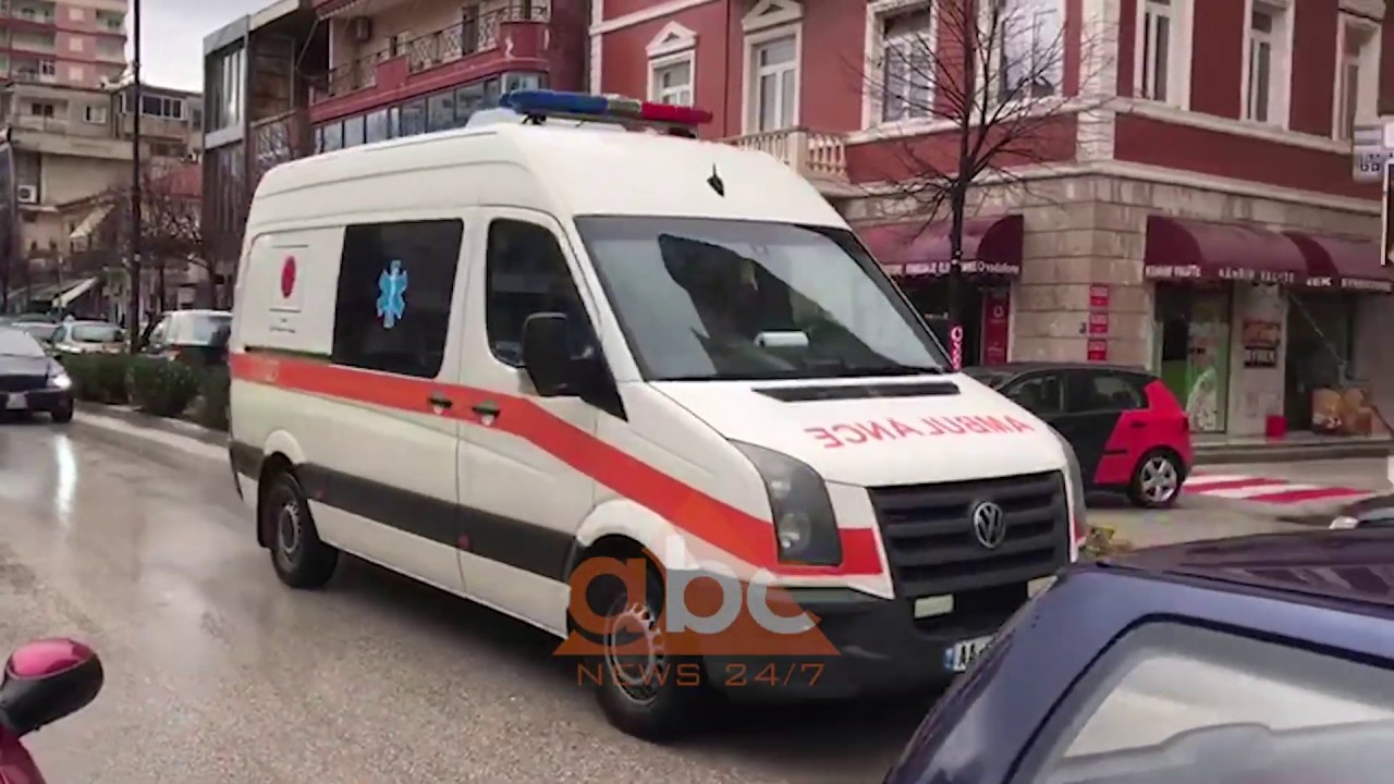 Reaksion kimik ne laborator, helmohen 6 nxenes ne gjimnazin e Fierit ...