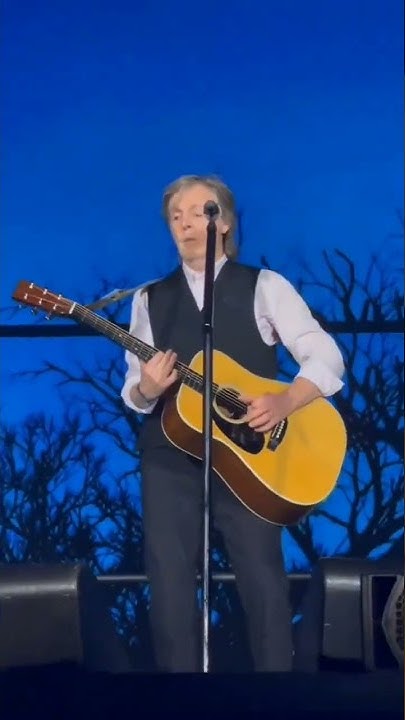 Paul McCartney "Blackbird" #thebeatles #shorts - YouTube