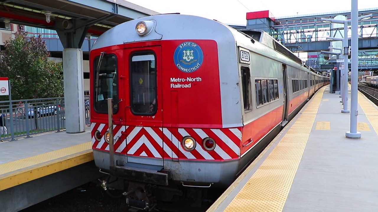 MTA Metro-North Railroad : 8-Car Train Of M-2s Departing From Stamford ...