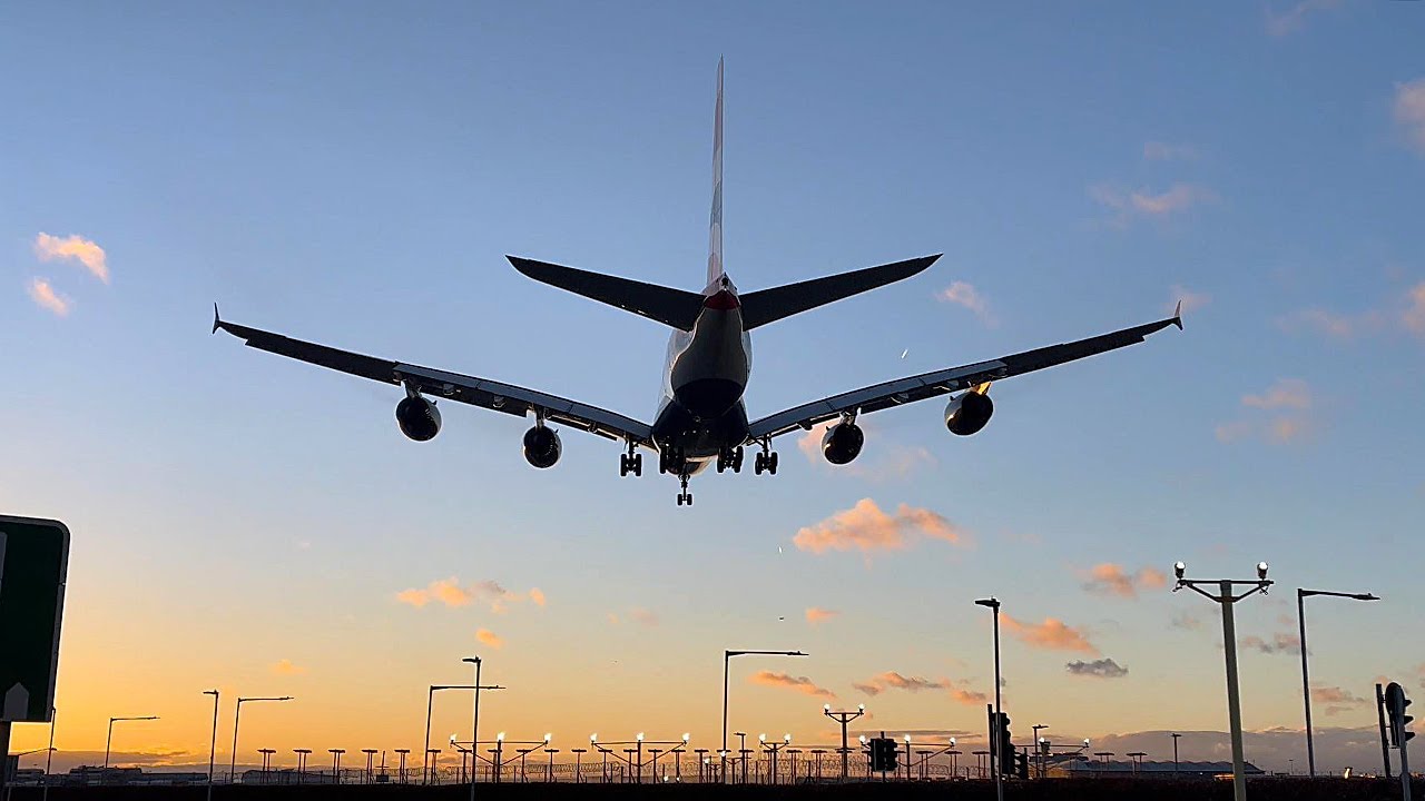 Strong cross wind arrivals at London Heathrow Airport. February 22 ...