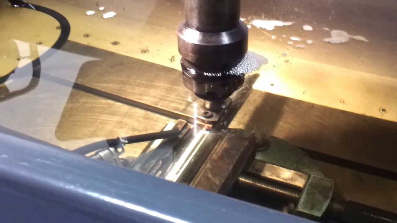 Ejemplo de Electroerosion - YouTube