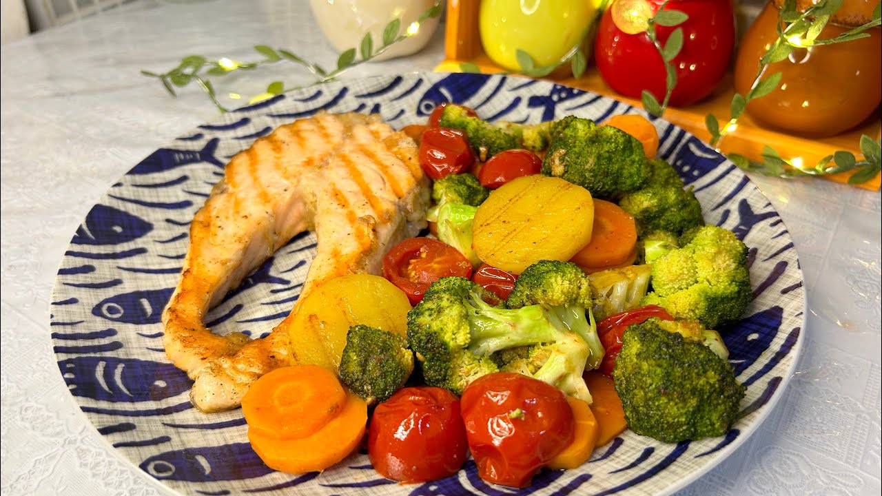SALMON WITH STIR FRIED VEGGIES.Healthy and tasty dinner ideas @uzma-e4o ...