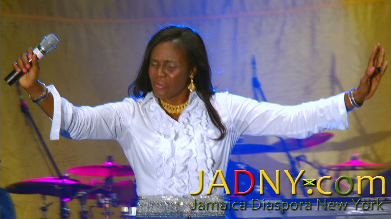 Judith Gayle @ Fun In The Son 2015 (Short Version) - YouTube