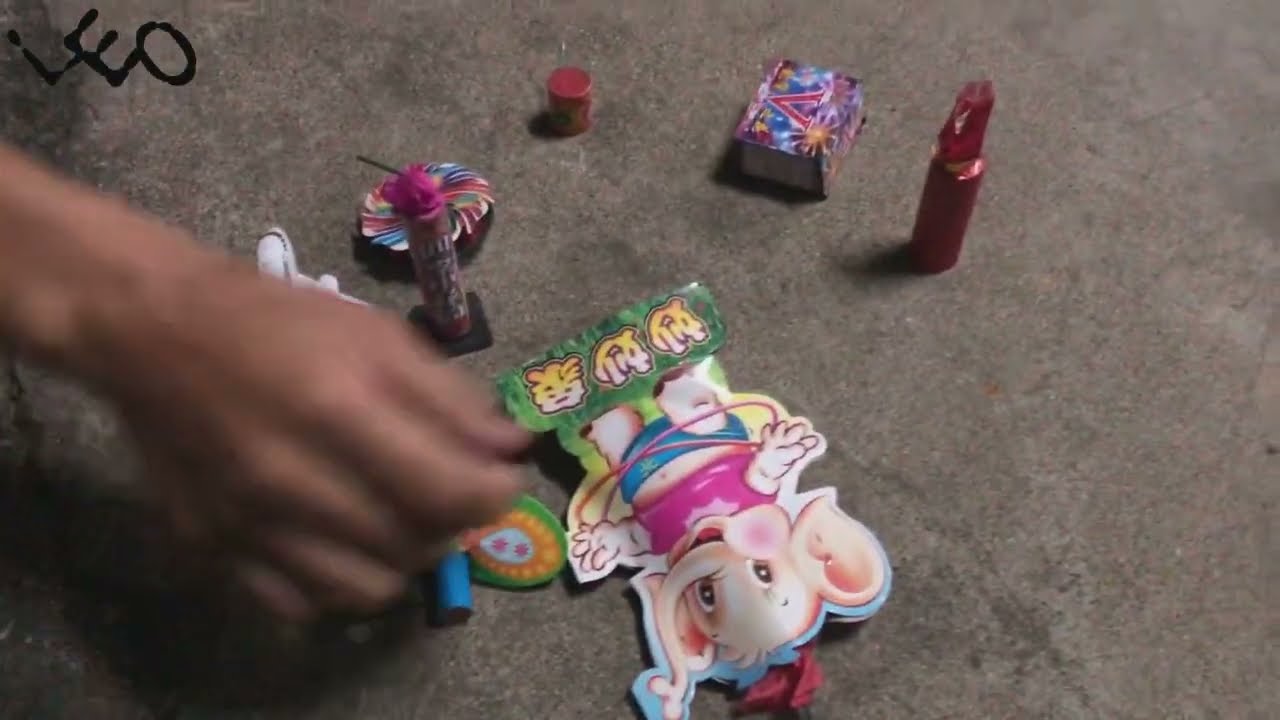 中秋煙火秀 各式各樣的炫炮煙火 / Mid-autumn fireworks show, all kinds of fireworks are ...