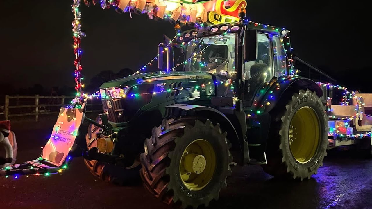Caverswall Creamery Christmas Tractor run - YouTube