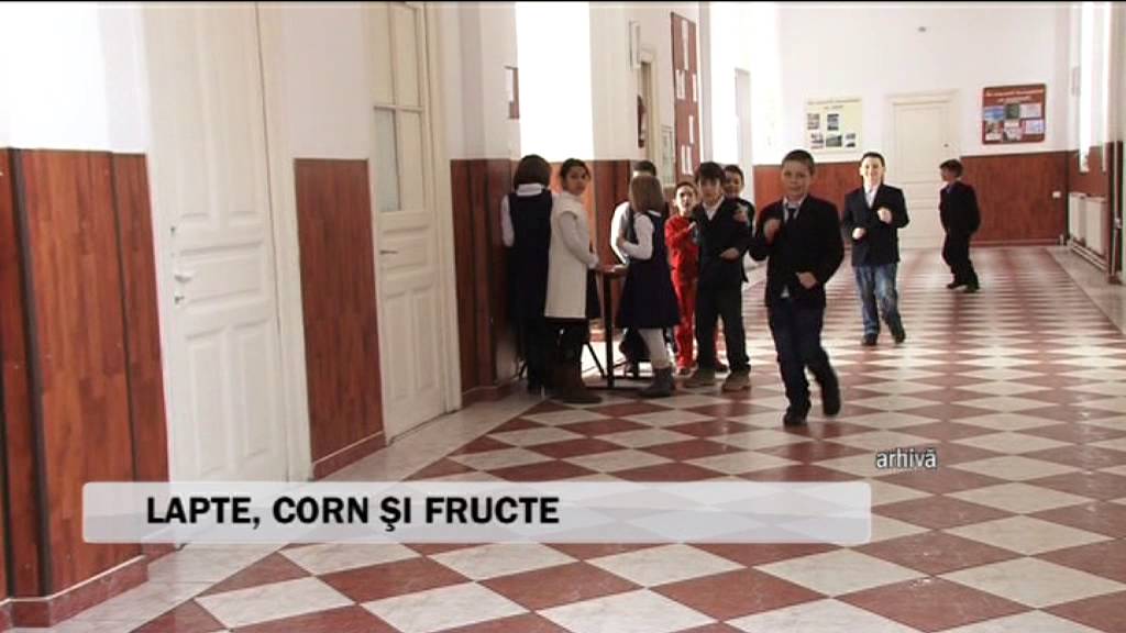 Lapte, corn si fructe - YouTube