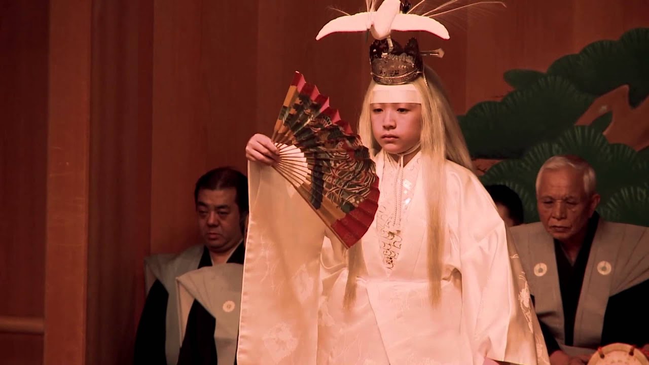 "Nōgaku" Drama Kept Alive by Family Traditions | nippon.com - YouTube