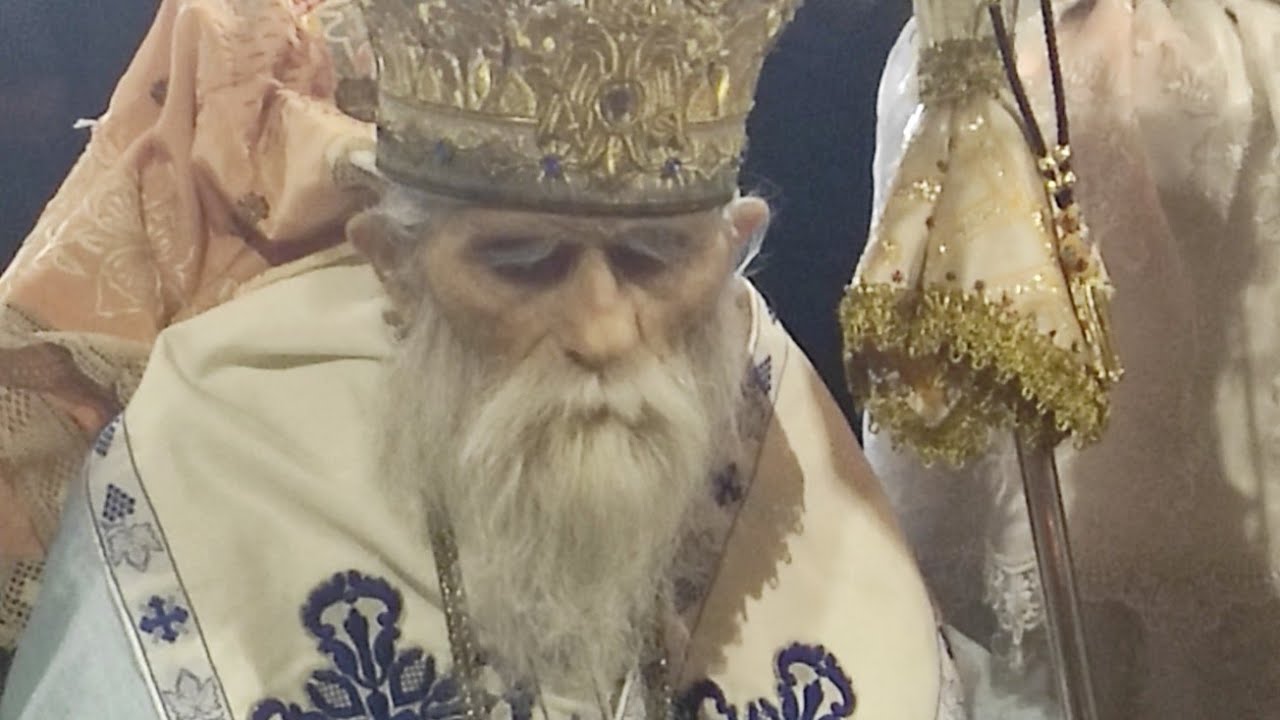 Τελευταίος Ασπασμός του Λειψάνου του Αγίου Θηβών των Γ.Ο.Χ. Χρυσοστόμου ...