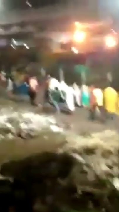 Durga Puja me Kedarnath ke liye line Dena par rha hai. Subscribe brothers for more thank u ...