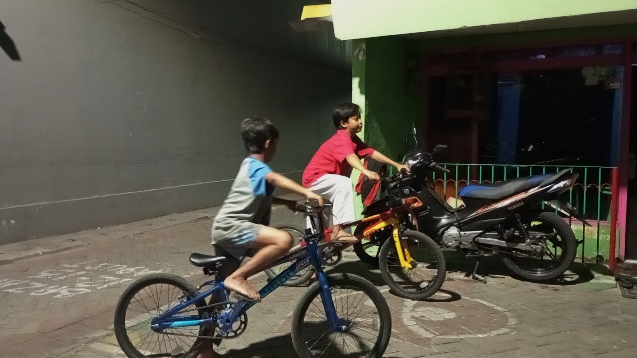 BMX Polygon Razor vs BMX Polygon Rogue | Daily Vlog - YouTube