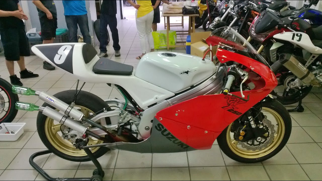 Rassemblement 2 temps Ales 2013 RGV rg500 - YouTube