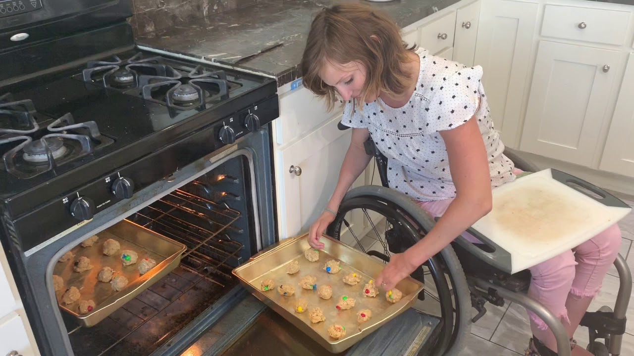 How I put cookies into the oven from my wheelchair - YouTube