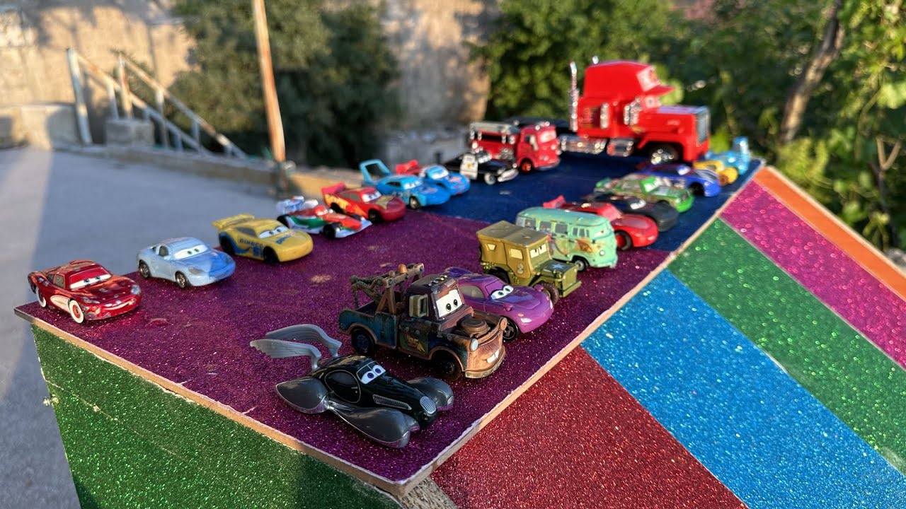 Disney Pixar Cars Fall Into The Water Lightning McQueen, Jackson Storm ...
