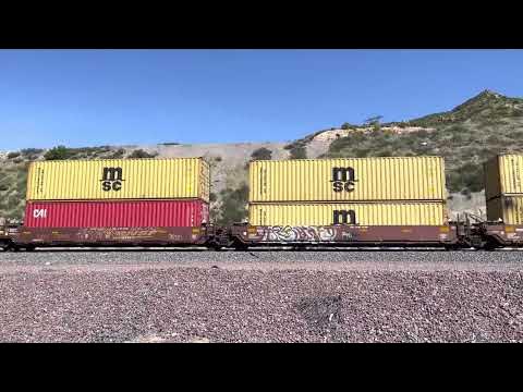 BNSF 6261 Leads Westbound Monster Stack Train passes through Blue Cut CA - YouTube