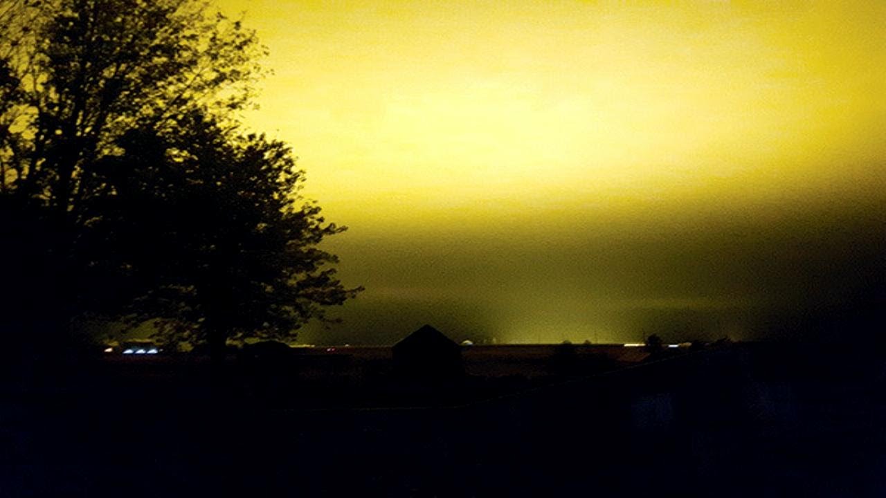 ANOTHER LIGHT SOURCE IN THE SKY!!! - YouTube