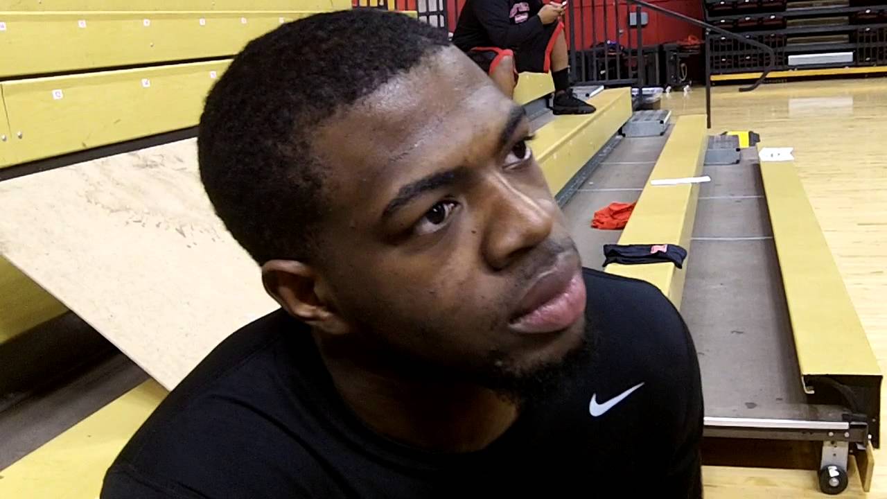 Eli Carter meets the press after practice 1/25 - YouTube