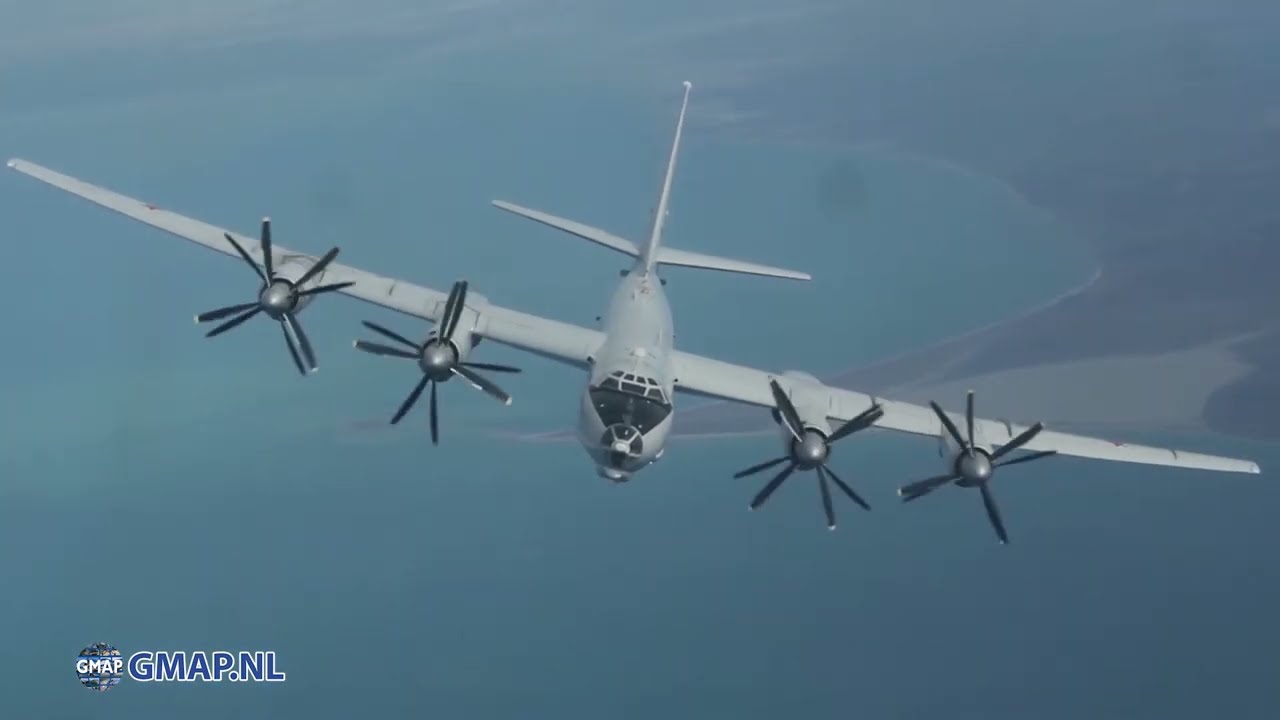 Submarine hunting with the mighty TU-142 Bear F/J - YouTube