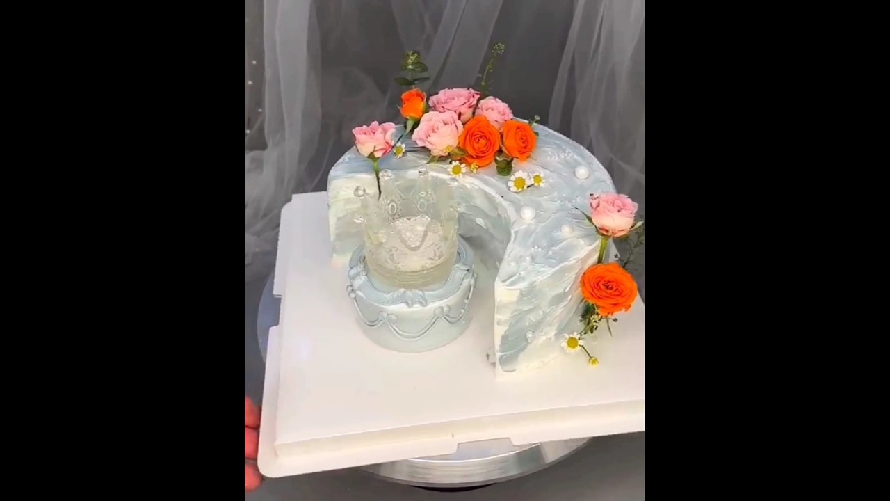 Beautiful moon with crown anf flowers cake decorating tutorial |Cake ...