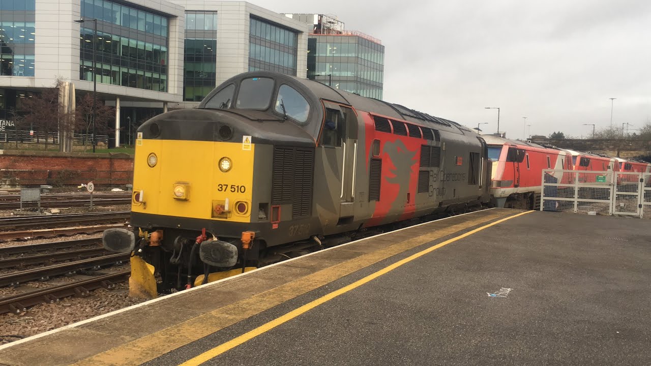 ROG 37510 leads LNER 91112+91115+91125 pass Sheffield with a Belmont ...
