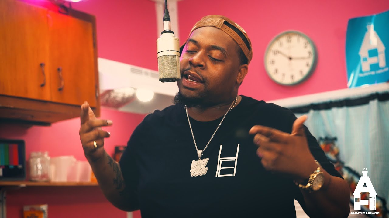 Fay Hulio "Messi" (Official Performance) | Auntie House - YouTube