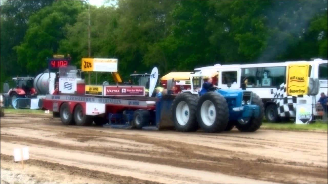 Ford County 1124 2e trek Zuidlaren - YouTube