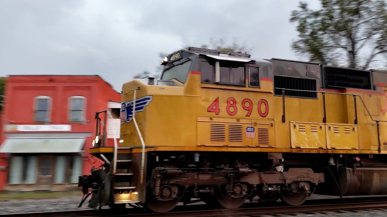 Union Pacific SD70M/SD70AH!! in Belle Mina on 10/21/21 Pt1 - YouTube