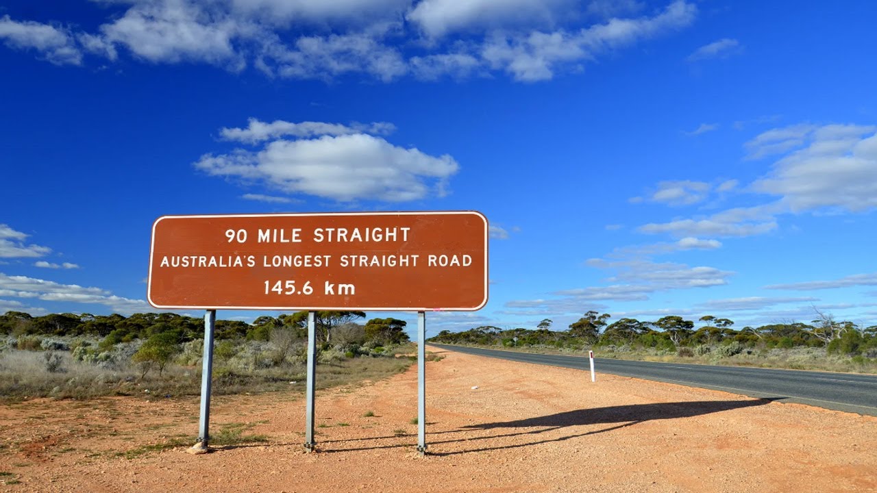 Australia's longest straight road (146,6 km/90 mi), Eyre Hwy, Western ...