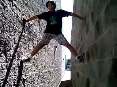 The Amazing Spiderman climbing between two walls - YouTube