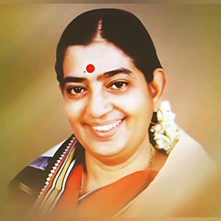 Makaram Poyittum - Velutha Kathreena - YouTube