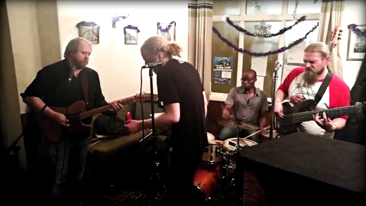 Fat Lip playing Higher ground to Superstition - YouTube