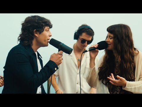 Sofía Reyes & Leo Rizzi “Saberte Querer” Garage Sessions from Casa Bresh