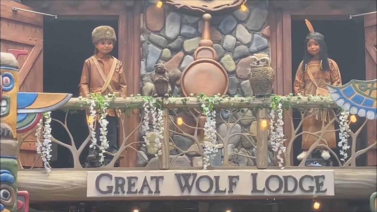 The Great Clock Tower Show | Great Wolf Lodge Water Park | Wisconsin ...