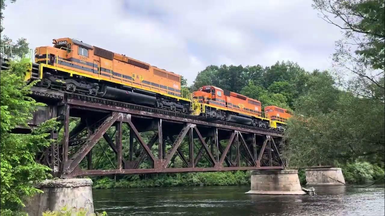 Marquette Rail D704 northbound 6/30/24 - YouTube