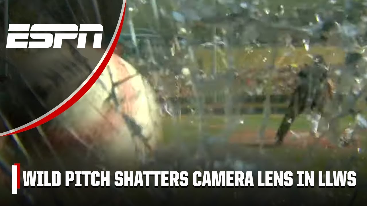Wild pitch leads to shattered camera lens and a Curacao run #LLWS - YouTube
