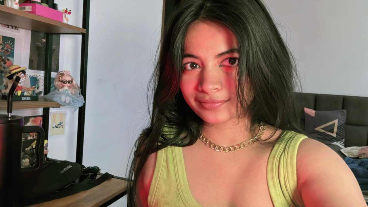 Your Friendly Neighborhood sleep deprived consistent female streamer is ...