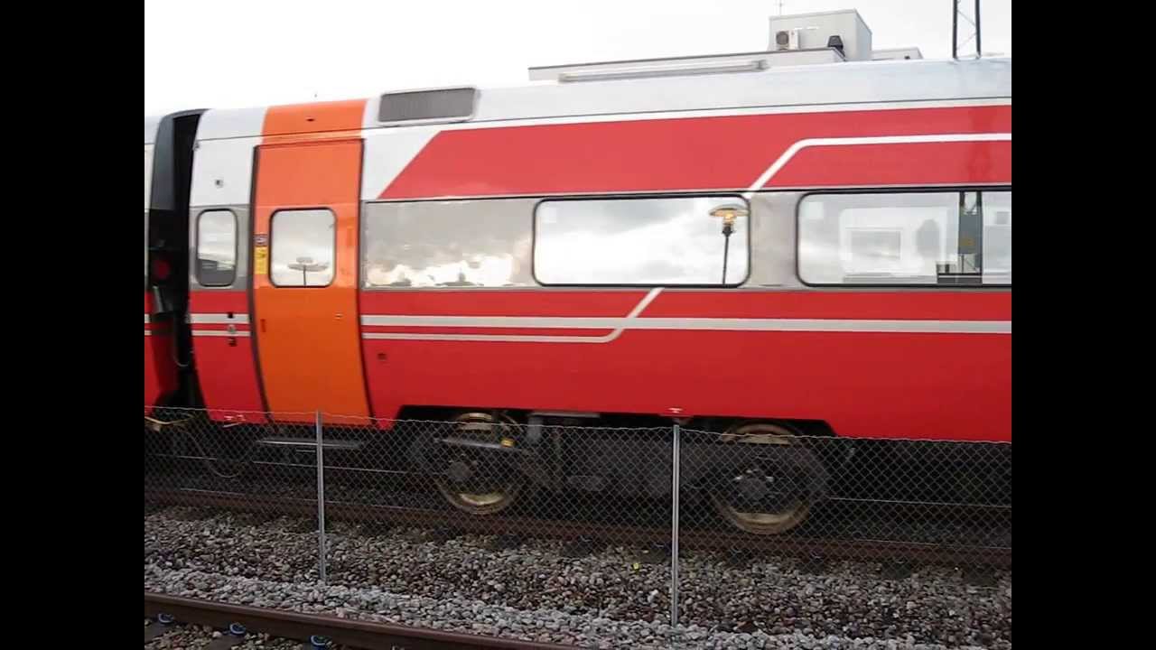 NSB BM 73 001 og El 18 2251 Sandnes stasjon 2011 - YouTube