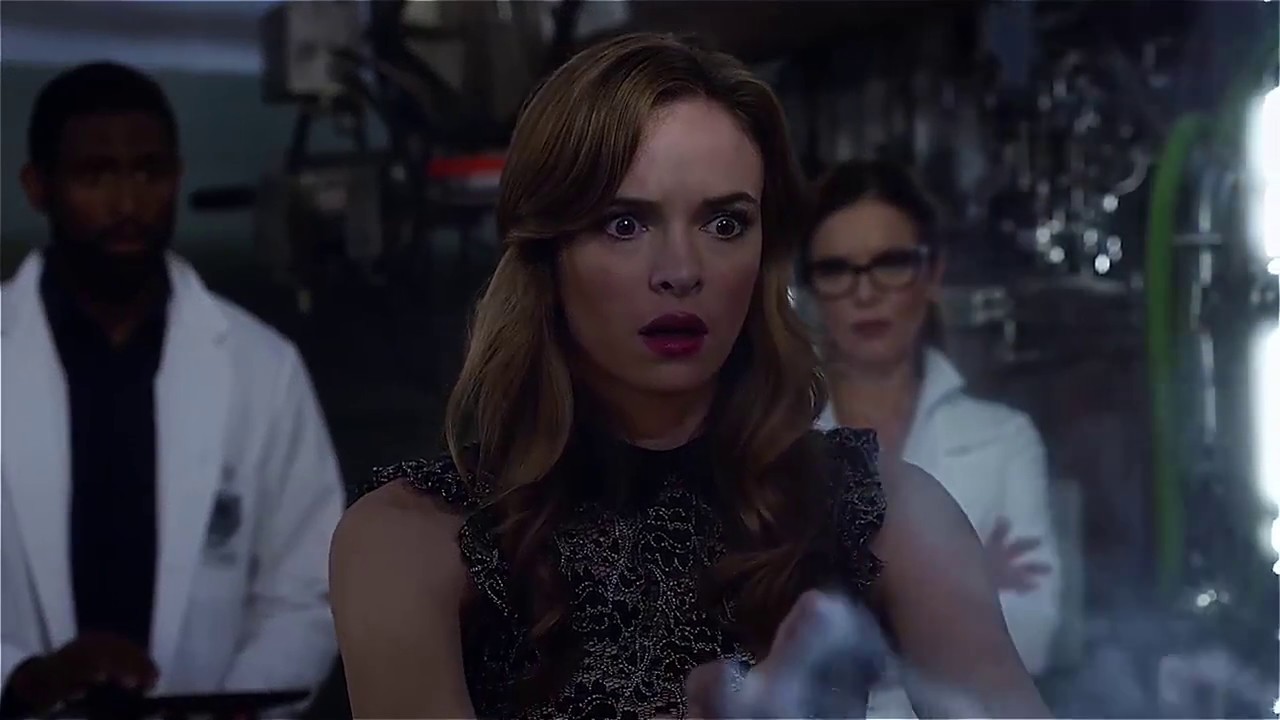 The Flash 3x05 Caitlin test her Killer Frost Powers Part #6 - YouTube