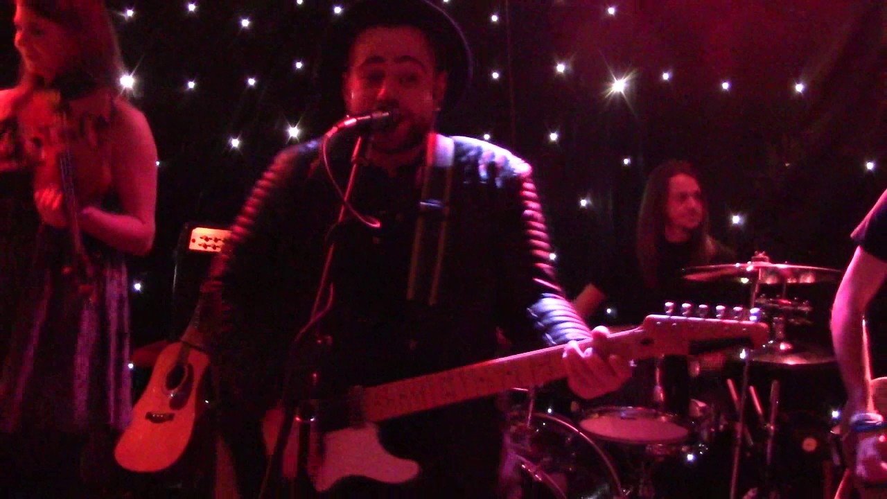 Strummer Night 5 Brad Dear and his band - YouTube