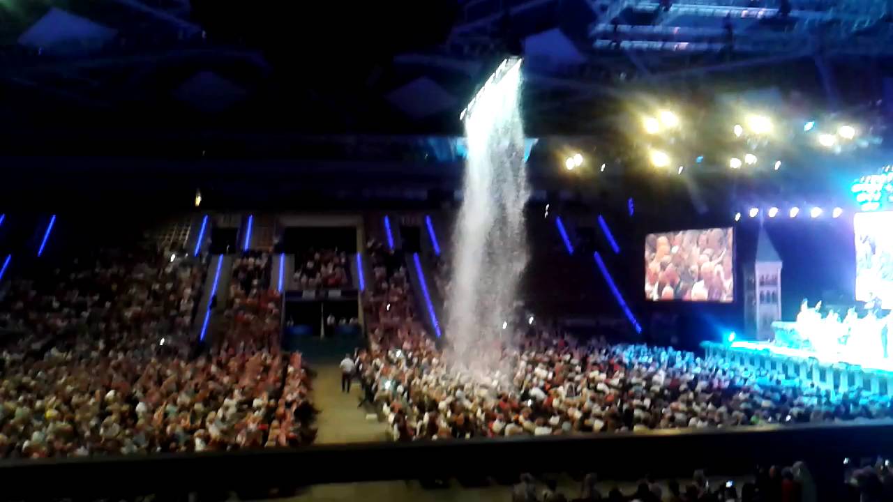 The Snow Waltz - Andre Rieu Live In Łódź 2016 - YouTube