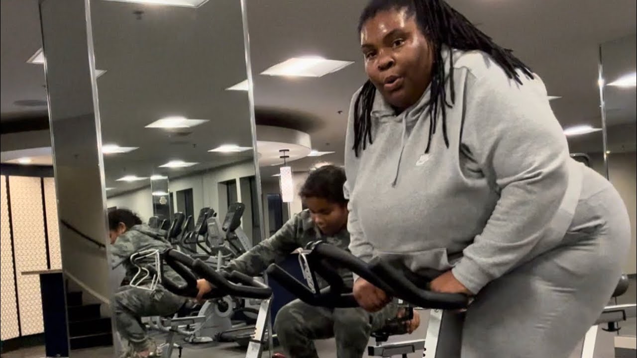 Working out with a plus size mom | workout routine | working out with ...