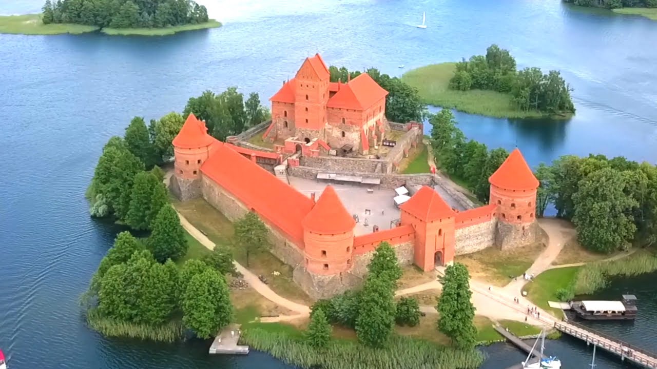 Castillo de Trakai en Lituania - YouTube
