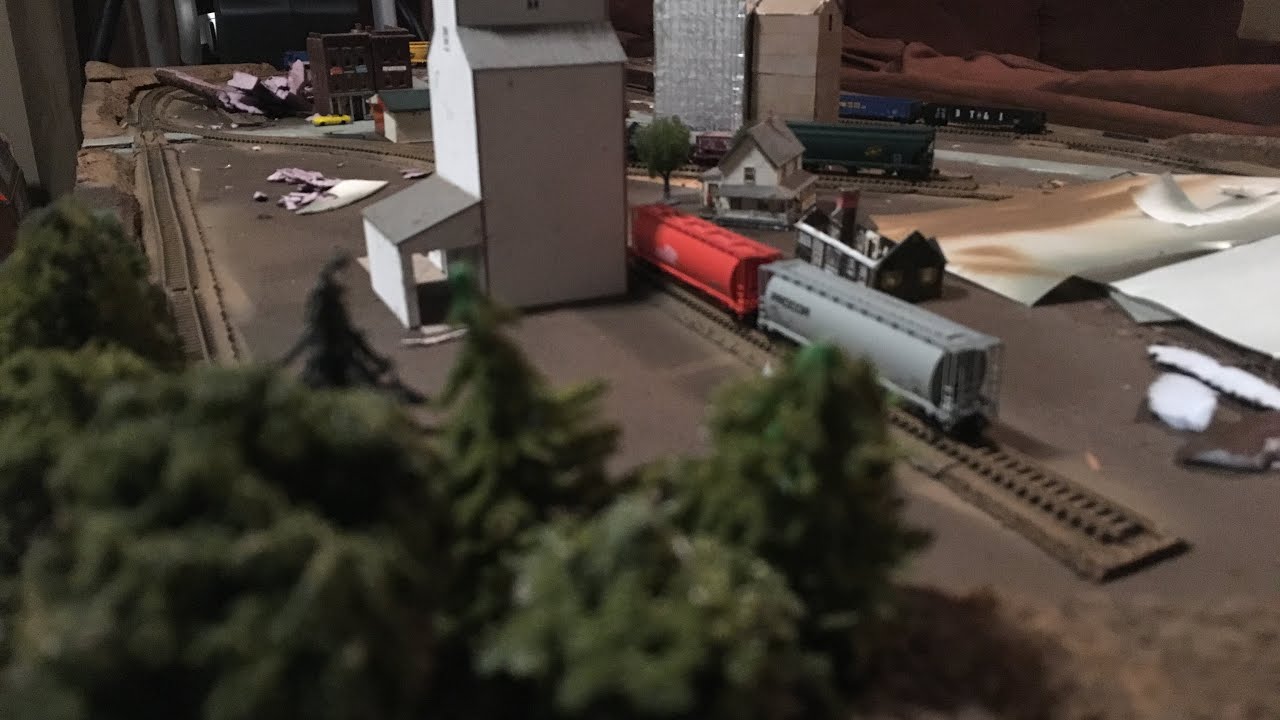 #4 Free Layout N Scale Makeover. Painting of roads, rails, scenery ...