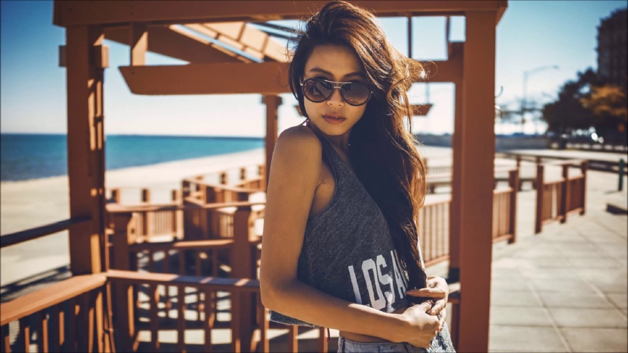 Snocker Cot ~ huh. (feat. Caroline Lowery) [Electro] - YouTube