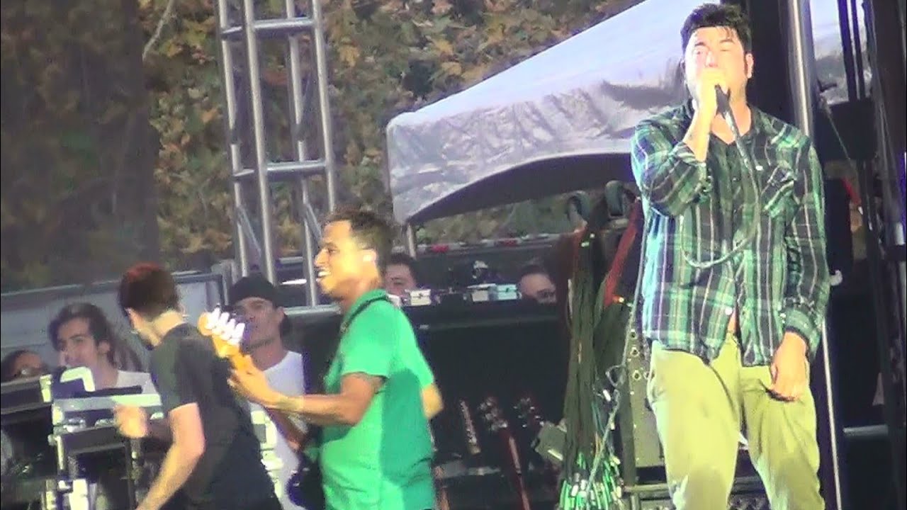 Deftones - Engine Number 9 - Aftershock 2012 - YouTube