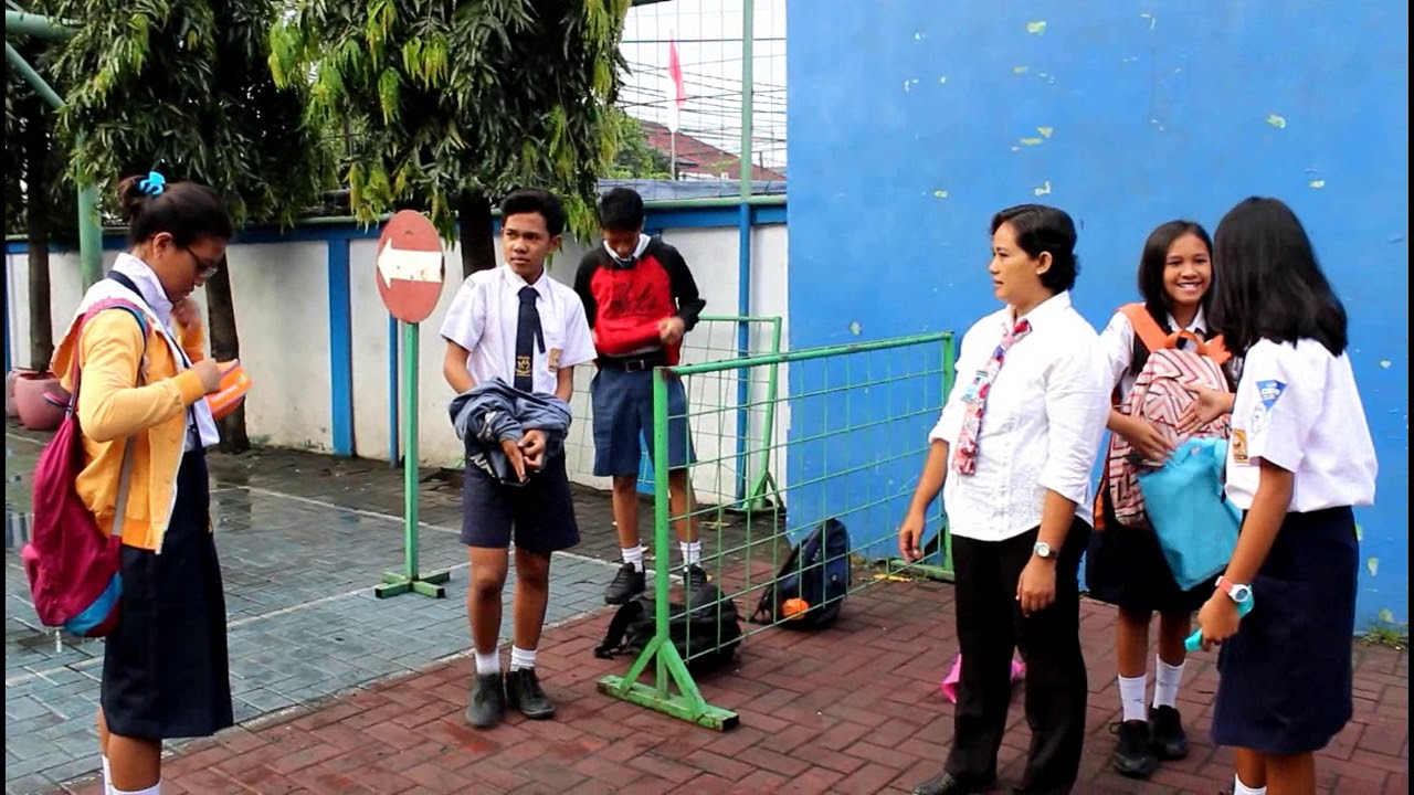 SUASANA PAGI SMP STRADA SANTA MARIA 1 TANGERANG - YouTube