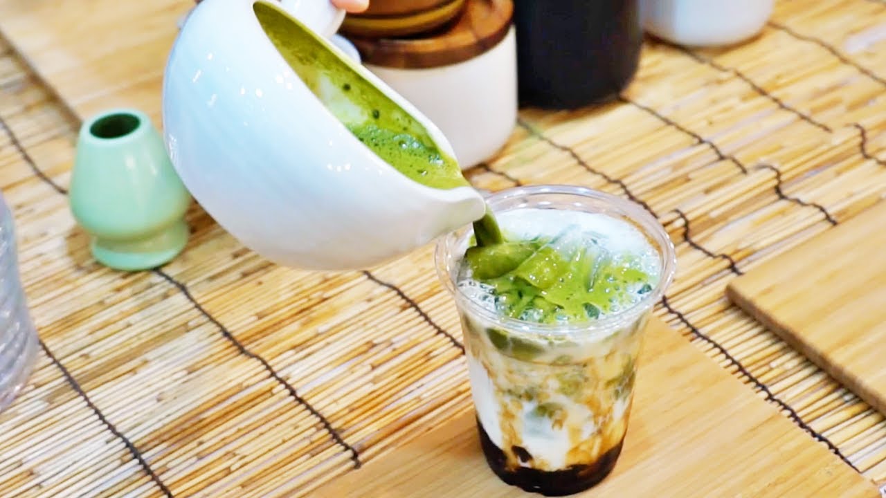 Japanese Green Tea Matcha Kuromitsu Latte with Konjac Pearl (黒蜜抹茶ラテ ...