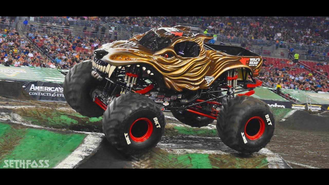 Monster jam Sign up series #6 Team werewolf vs Team Vampire. Field of ...