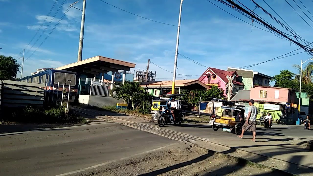 PNR DMU Train in Muntinlupa Station - YouTube
