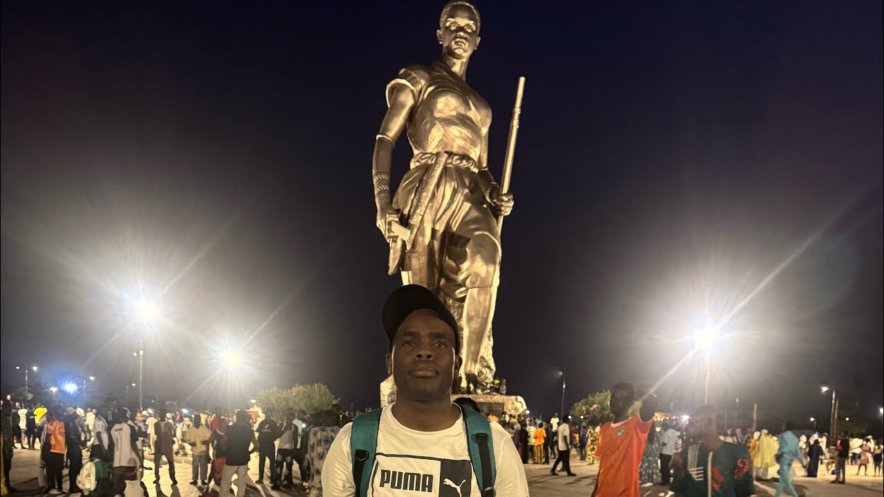 Amazon MonumentIn honor of the women warriors of Benin, yesterday and ...