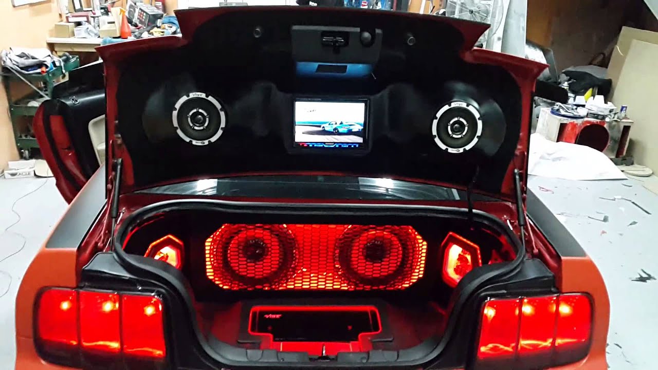 music sistem in Ford mustang - YouTube
